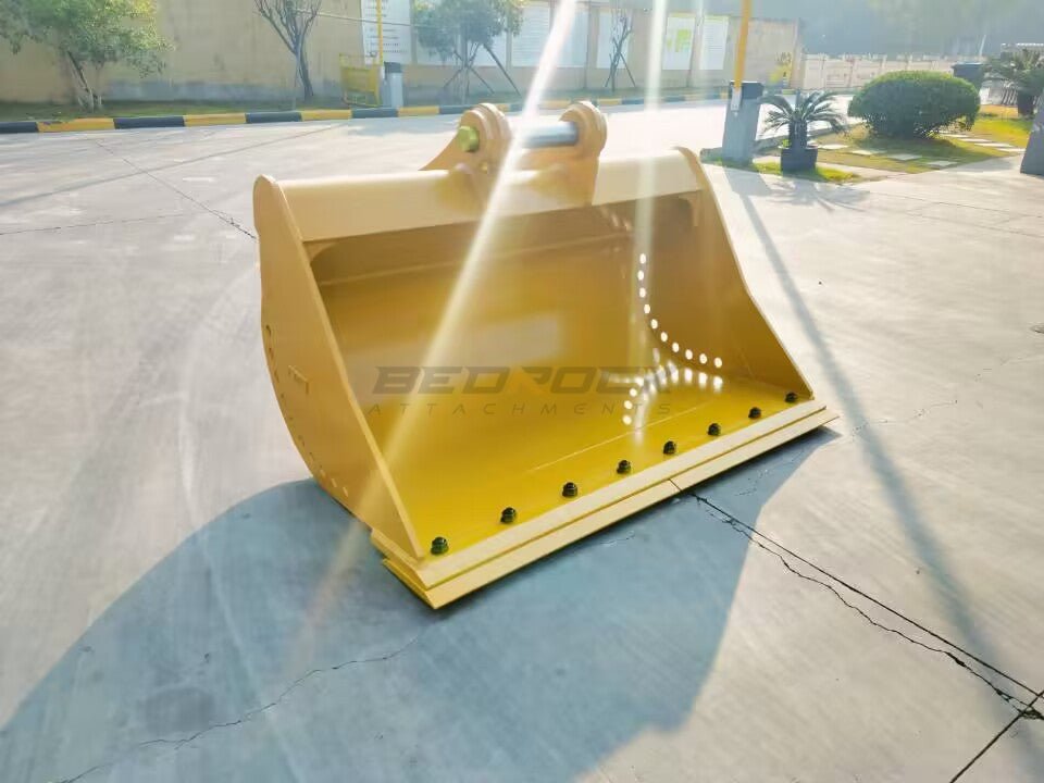 70” Excavator Cleaning Bucket fits CAT 320 Excavator - Bedrock Attachments