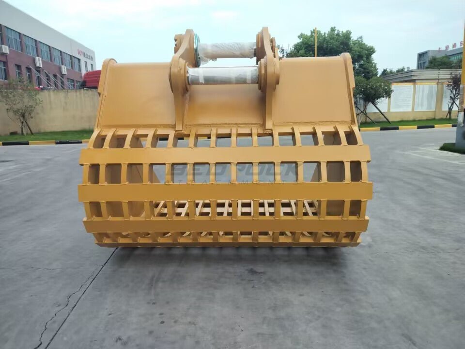 72” Skeleton Bucket fits CAT 349 2.7M3 - Bedrock Attachments